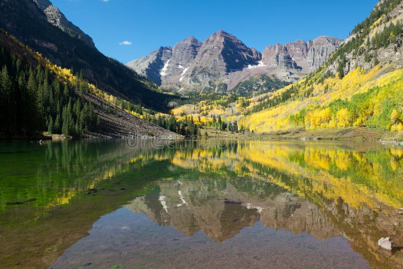 Maroon Bells, autumn stock image. Image of peak, tree, yellow - 276489