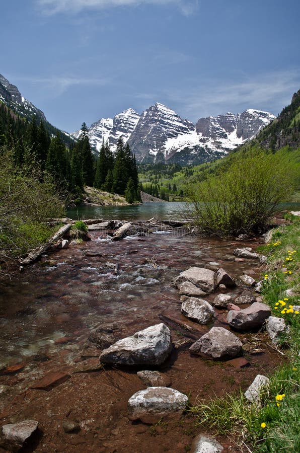 Maroon Bells, autumn stock image. Image of peak, tree, yellow - 276489