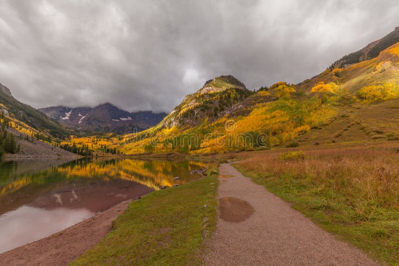 Maroon Bells Fall Reflection Stock Photo - Image of mountains, outdoors ...