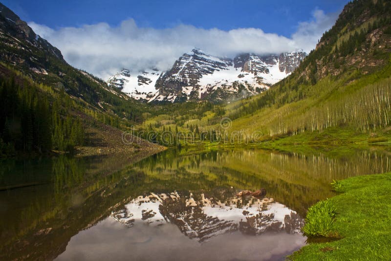 Maroon Bells Aspen Colorado Stock Photo - Image of fish, reflection: 383696