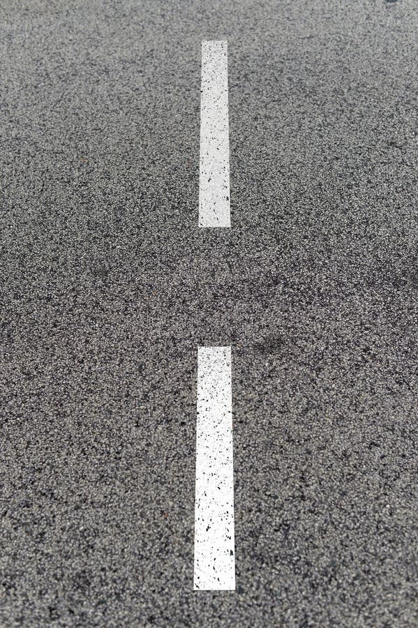 Marquage routier photo stock. Image du chaussée, ligne - 35657436