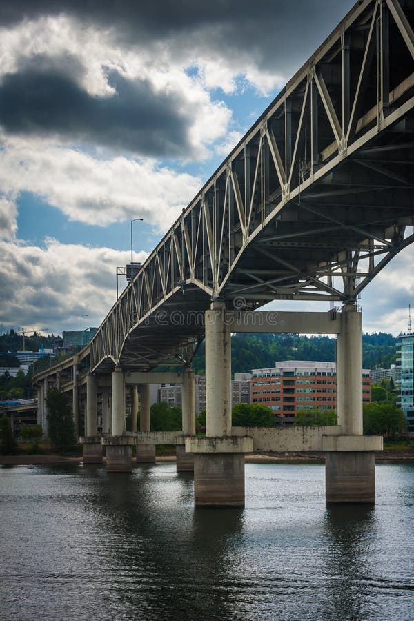 Scenery of Marquam Bridge Over Willamette River in Portland City Stock ...