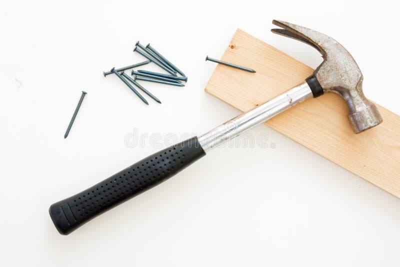 Martillo, clavos y madera foto de archivo. Imagen de hardware - 20975086