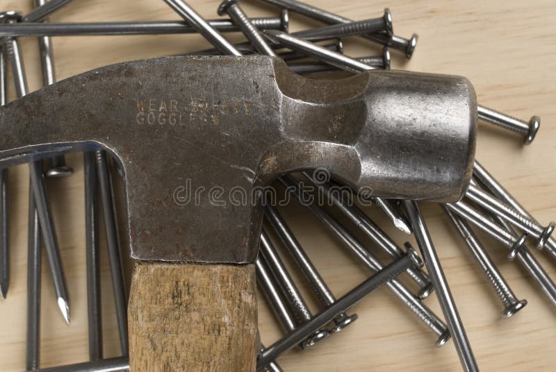 Martillo y clavos imagen de archivo. Imagen de metal - 44482255
