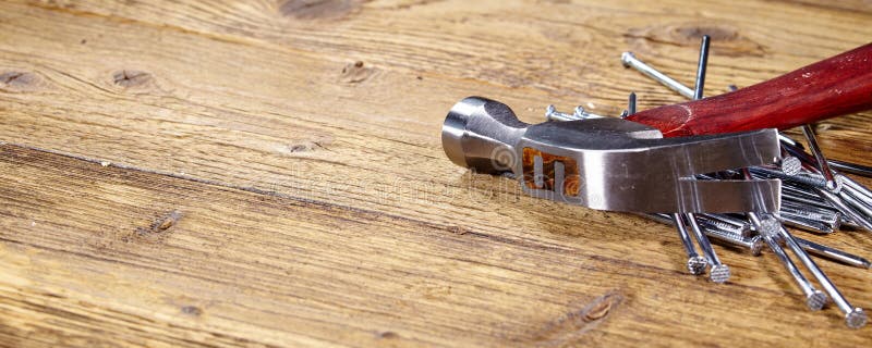 Martillo y clavos imagen de archivo. Imagen de casero - 37015683