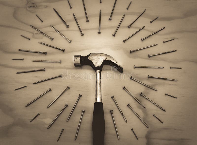 Martillo Y Clavos En Madera Foto de archivo - Imagen de clavos ...