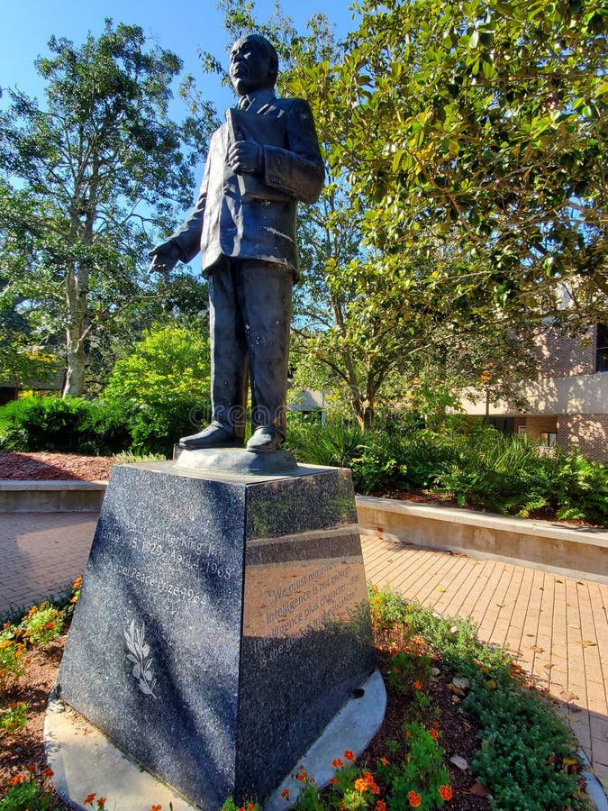 Martin Luther King Statue 1 Editorial Photo - Image of statue, college ...