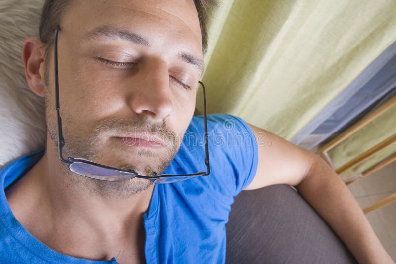 Mas Asleep fotografia stock. Immagine di poltrona, domestico - 18985734