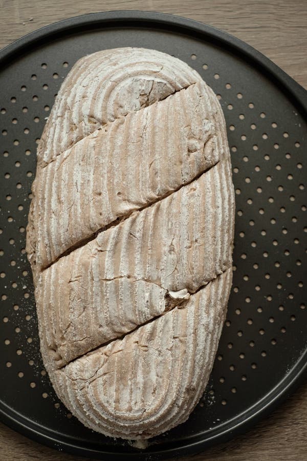 Masa Cruda De Pan En Una Canasta Foto de archivo - Imagen de bocado ...