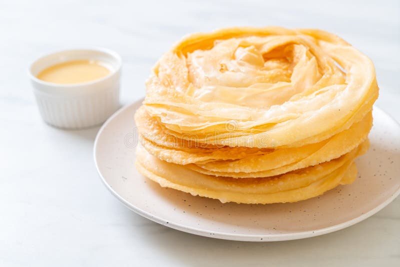 Masa De Roti Frita Y Crujiente Foto de archivo - Imagen de indio ...