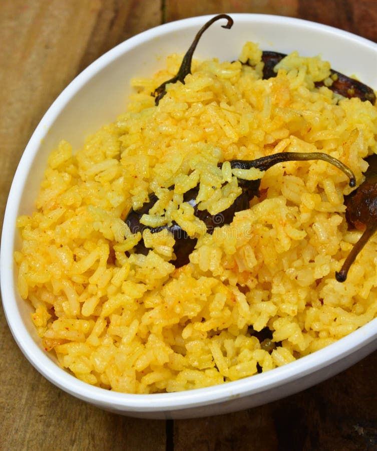 Masala-Reis mit Auberginen stockfoto. Bild von tamarinde - 39612350