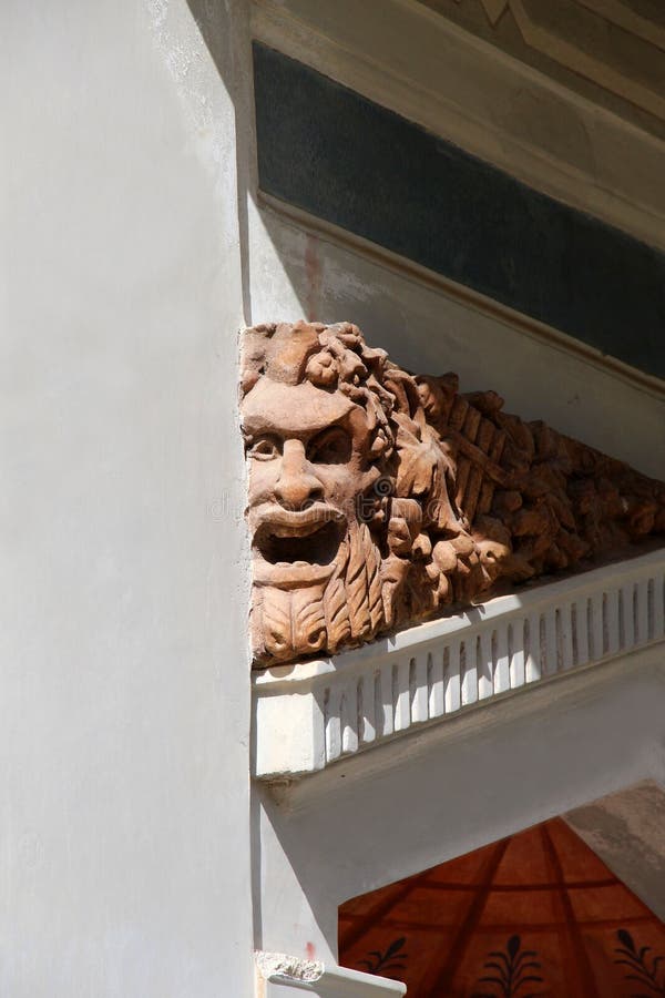 Maschera Greca Del Teatro, Gridante Immagine Stock - Immagine di ...