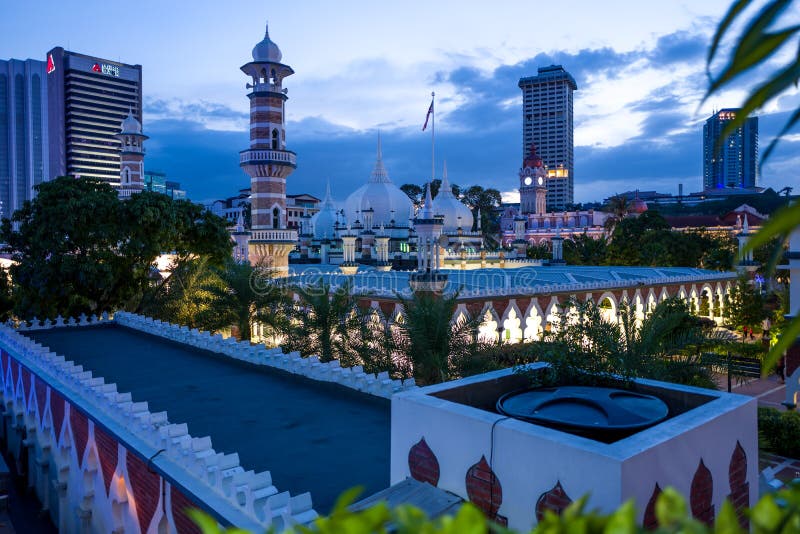 Masjid Jamek Mosque in Kuala Lumpur Editorial Photography - Image of ...