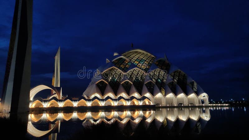 Masjid Raya Al-Jabbar, Mosque in West Java, this is the Grandest Mosque ...