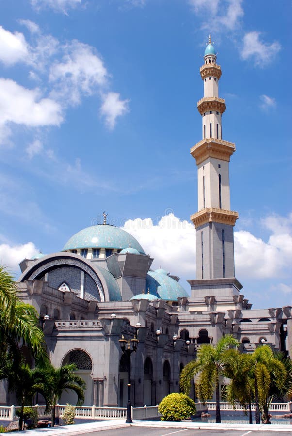 Masjid Wilayah Persekutuan stock image. Image of palm - 24365221