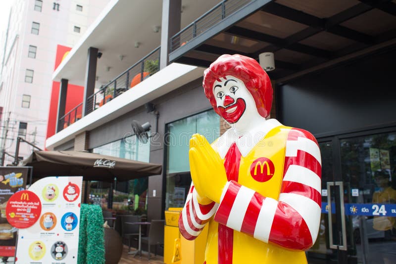 Maskot Av En McDonald's Restaurang Redaktionell Foto - Bild av ärm ...