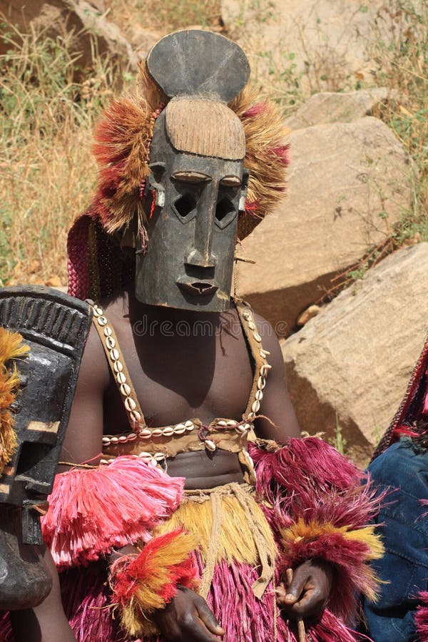 Masque de dogon photo stock. Image du zone, africain, totem - 7253396