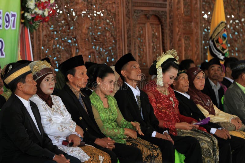 Mass wedding editorial photo. Image of ceremony, following - 47339841