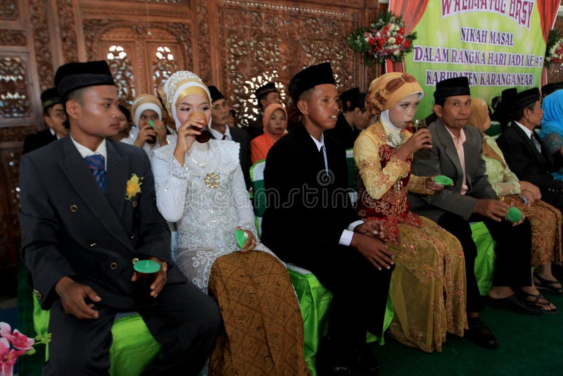 Mass wedding editorial stock photo. Image of karanganyar - 47339853