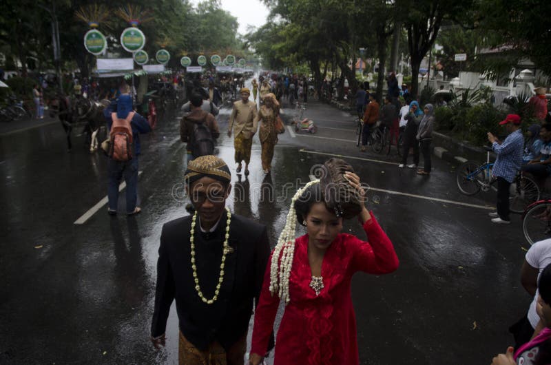 Mass Wedding for Marginalized Community Editorial Photography - Image ...