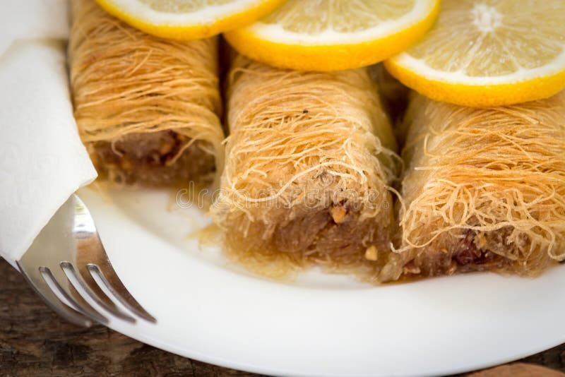 Kadaif foto de stock. Imagem de dough, dessert, padaria - 9900134