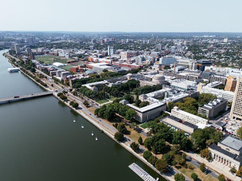 Massachusetts Institute of Technology, MIT in the Summertime ...