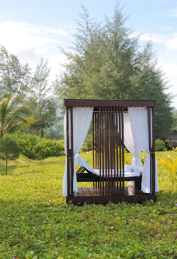 1+ Massage bed booth outdoor Free Stock Photos - StockFreeImages