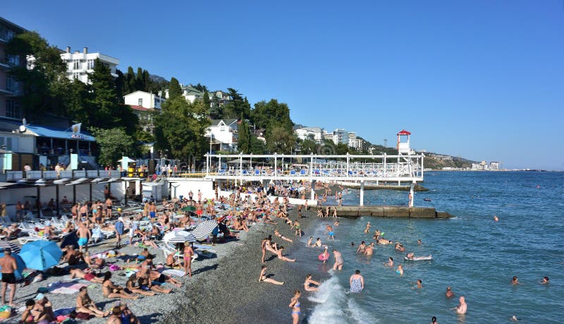 Massandra beach of Yalta editorial photo. Image of panorama - 173081636