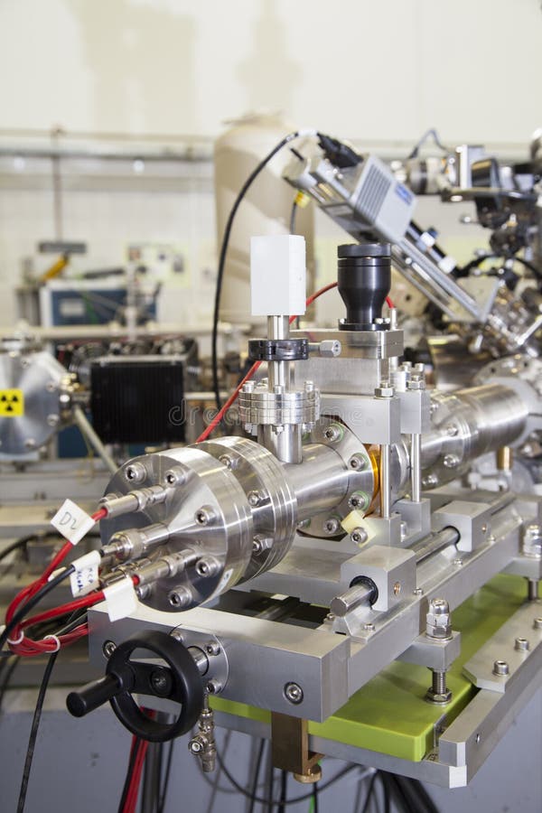Massaspectrometer in Kernlaboratorium Stock Foto - Image of deel, atoom ...