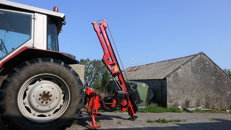 Massey Ferguson 4255 Tractor Spreading Slurry in Field Editorial ...