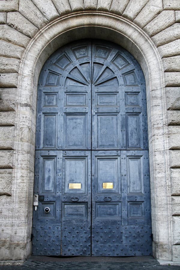 Massive ancient door stock photo. Image of entrance, wood - 33385604