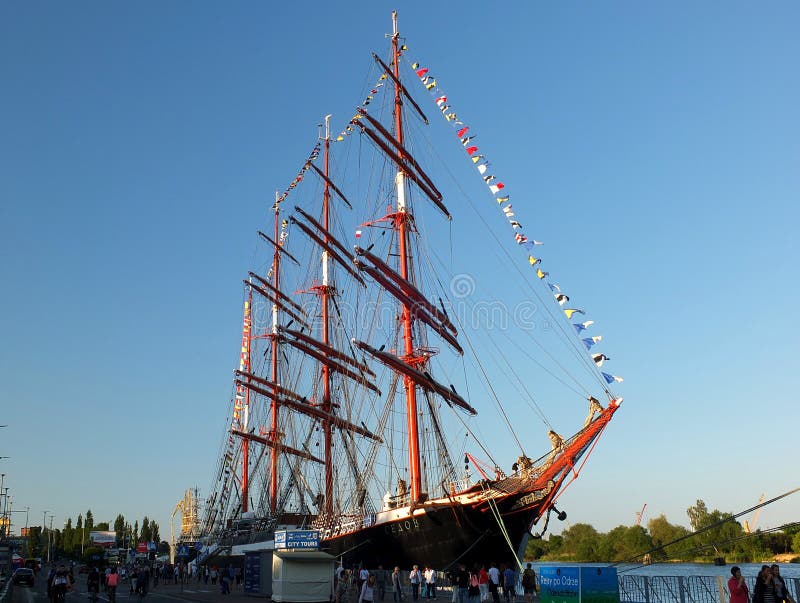 236 Broadside Ship Stock Photos - Free & Royalty-Free Stock Photos from ...