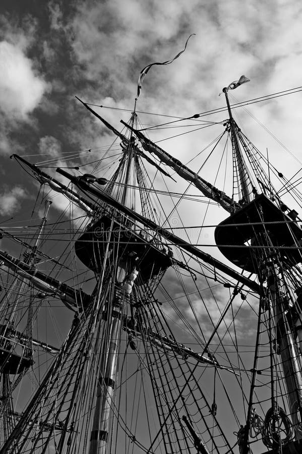 Masten stock foto. Image of masten, installatie, vlaggen - 2298536