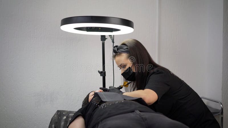 Brow Master Measuring Brows with the Ruler. Permanent Makeup for ...