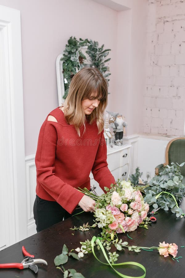 Master Class on Making Bouquets. Spring Bouquet. Learning Flower ...