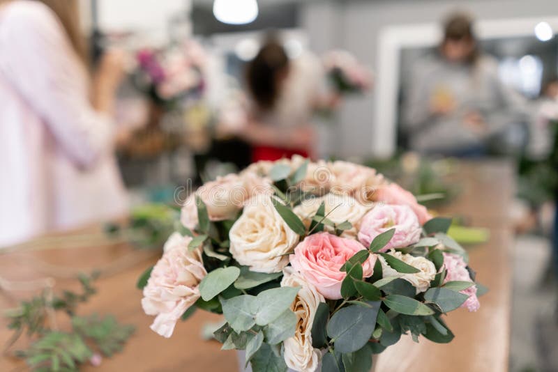 Master Class on Making Bouquets. Spring Bouquet. Learning Flower ...