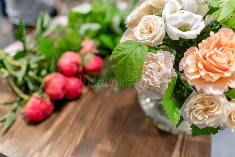 Master Class on Making Bouquets. Summer Bouquet. Learning Flower ...