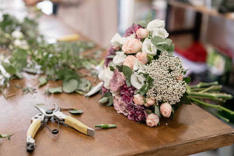 Master Class on Making Bouquets. Summer Bouquet. Learning Flower ...