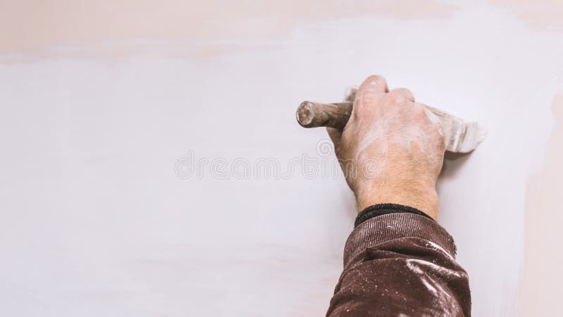 Master Prime a Putty Wall before Applying a Decorative Layer of Plaster ...