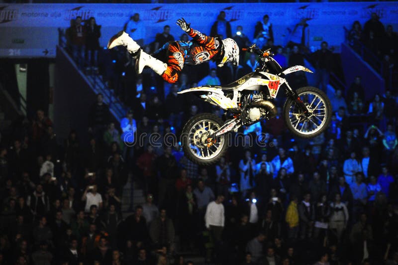 Masters of dirt moto show editorial stock image. Image of crowd - 38064159