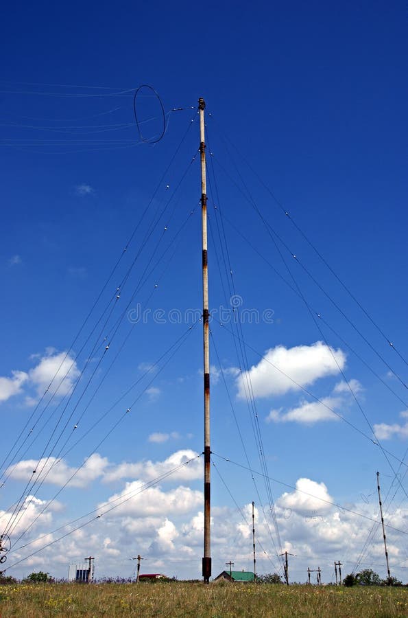 Radiowy maszt zdjęcie stock. Obraz złożonej z antena - 122700588