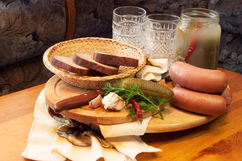 Mat arkivfoto. Bild av kniv, burk, banta, basisk, korv - 30499684