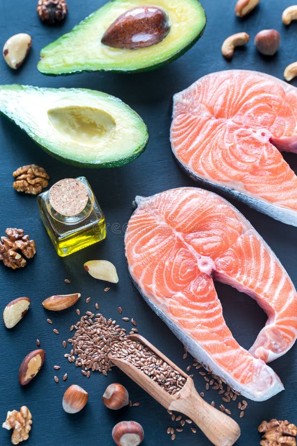 Mat med fetter Omega-3 fotografering för bildbyråer. Bild av flaxfrö ...
