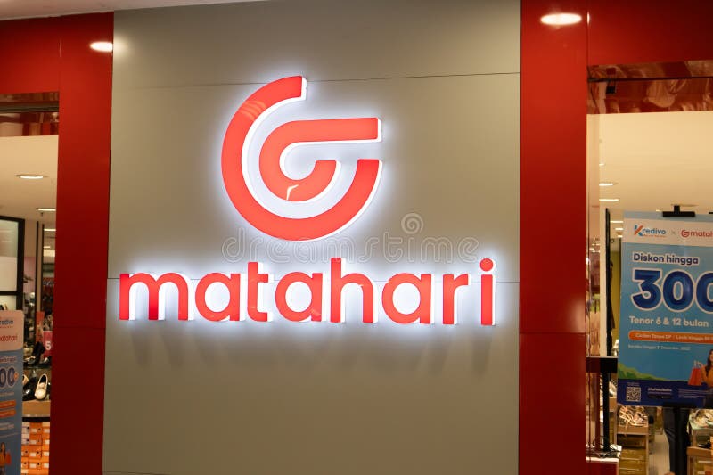 Matahari Shopping Store editorial stock image. Image of fashion - 298892929