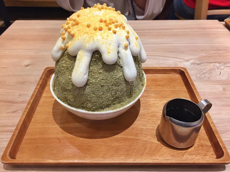 Matcha Bingsu Korean Dessert. Stock Image - Image of bowl, sweet: 97036969