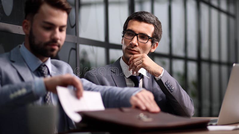 Planning Future Collaboration during Formal Meeting in Office Stock ...