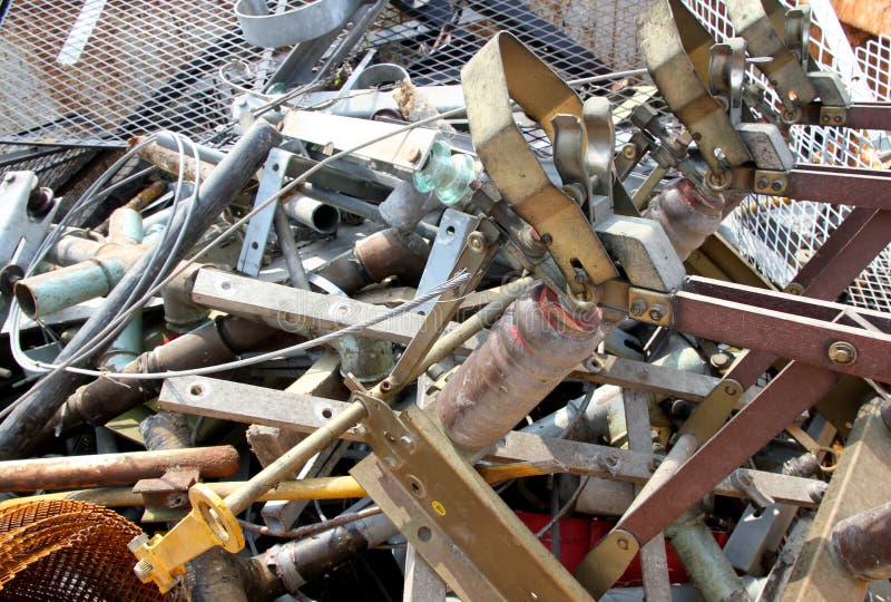 Material Ferroso En Un Envase De Una Descarga Controlada Foto de ...