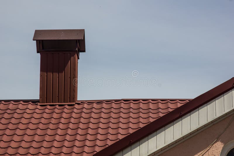 Materiales De Techado Para El Techo De La Casa Foto de archivo - Imagen ...