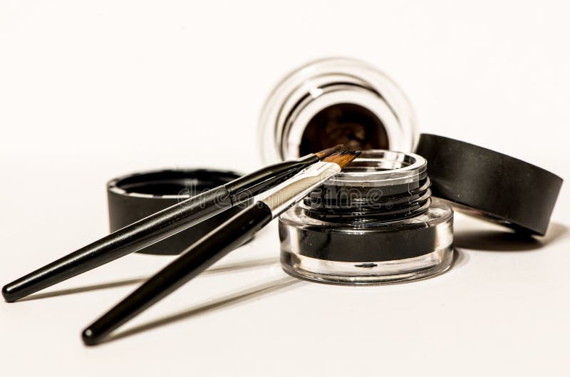 Materiales Del Maquillaje Aislados Foto de archivo - Imagen de ...