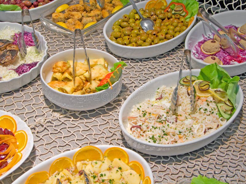 Mathav arkivfoto. Bild av olivgrön, saftigt, tjänst, tabell - 13034608